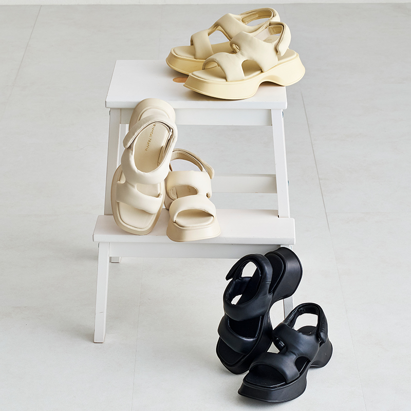 Padded Belt Flare Sole Sandals
