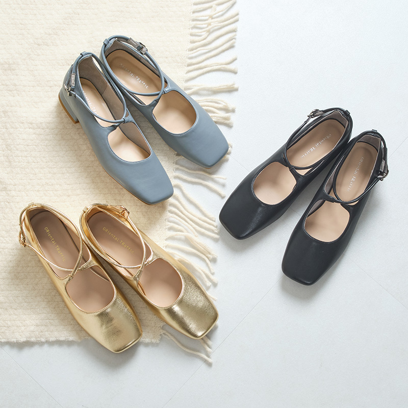Cross Strap Pumps